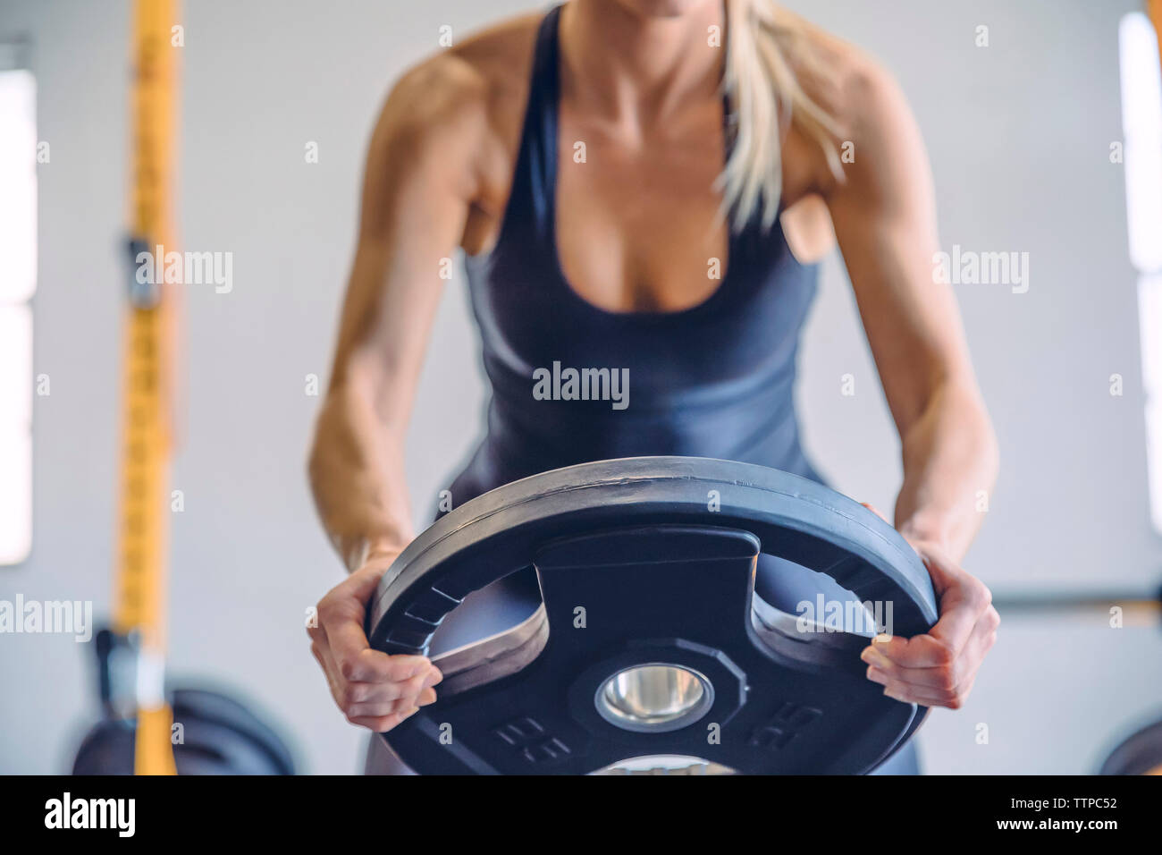 Female weight lifting gym hi-res stock photography and images - Alamy