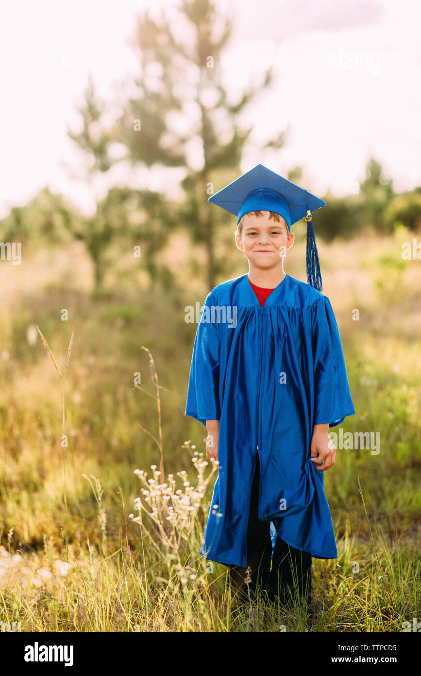Graduation cap boy hi-res stock photography and images - Alamy