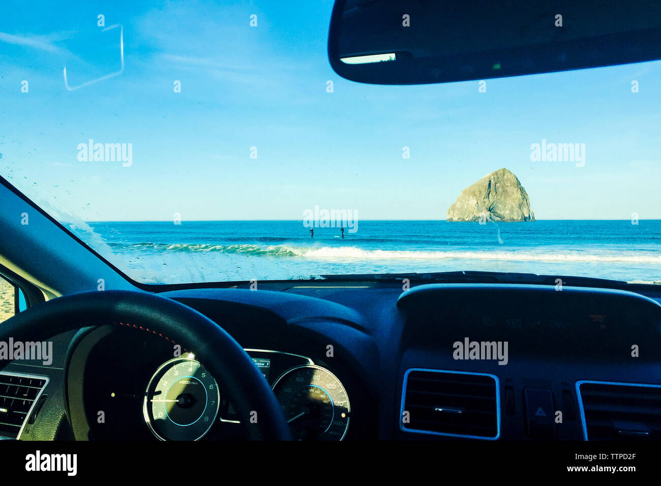 Blue dashboard hi-res stock photography and images - Alamy