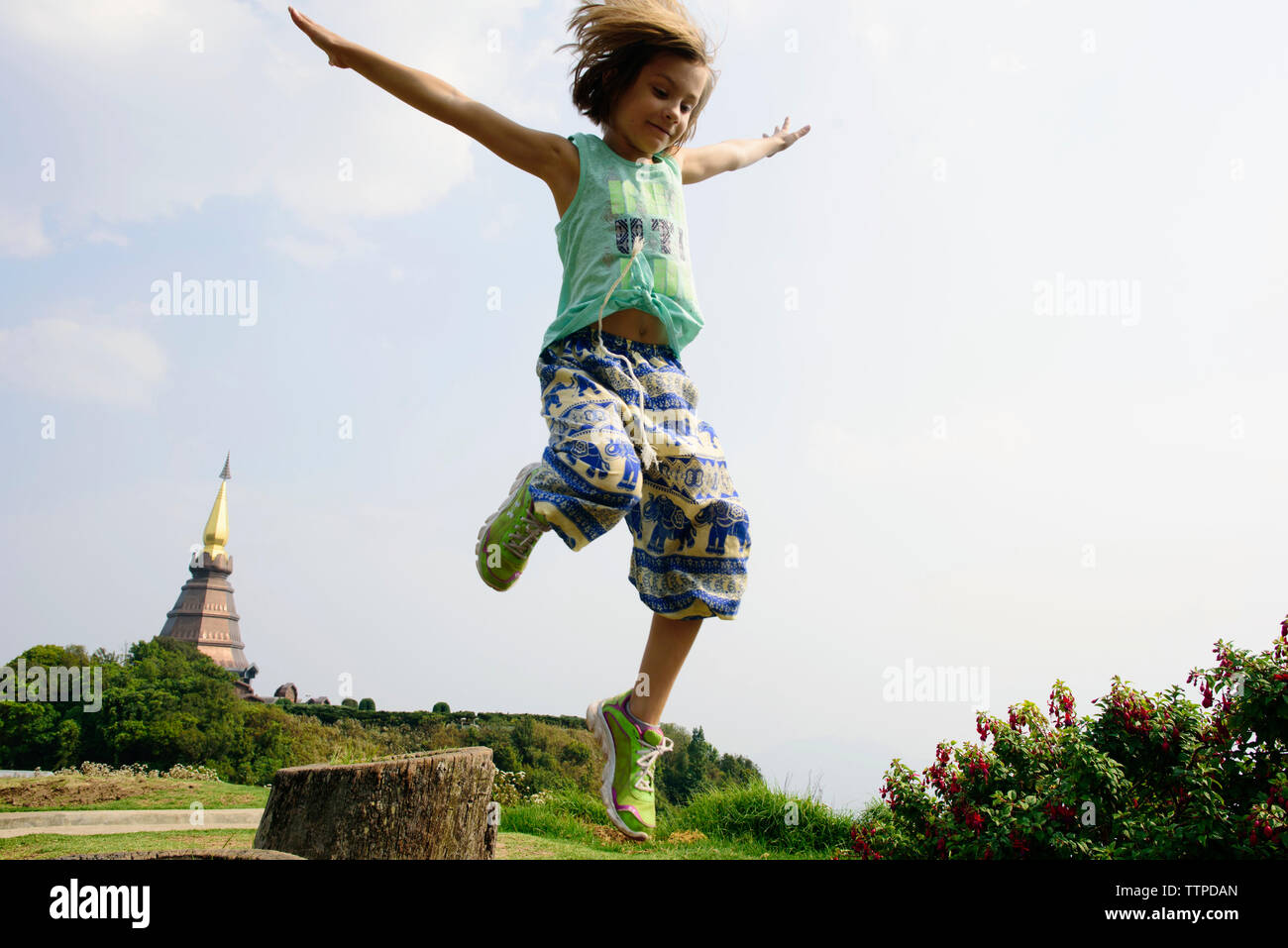 Worship of arms hi-res stock photography and images - Alamy