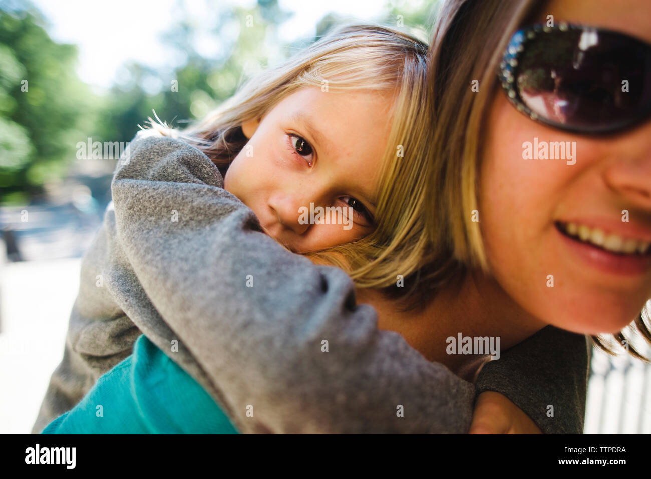Piggyback race hi-res stock photography and images - Alamy