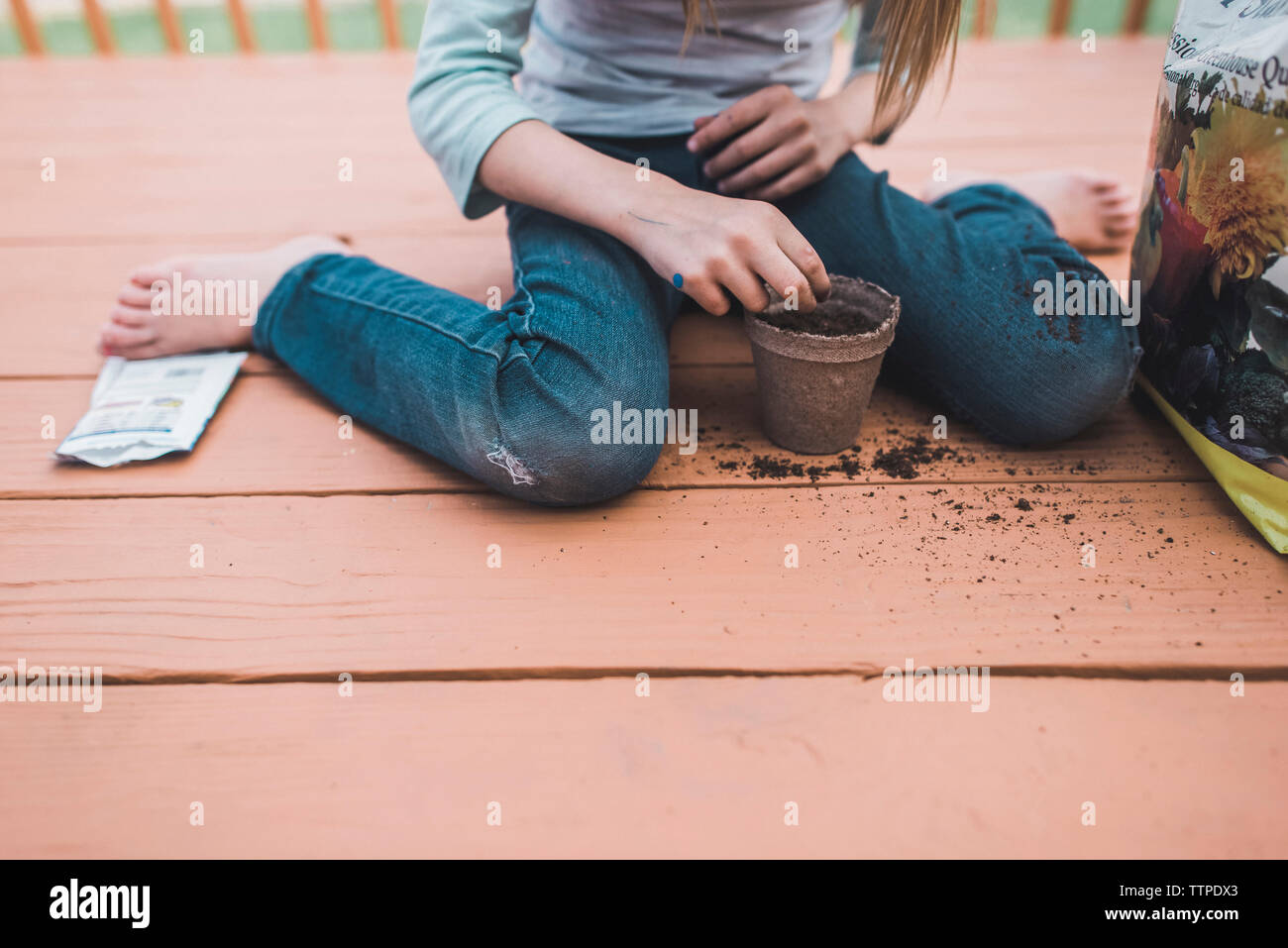 Planting seed hi-res stock photography and images - Alamy