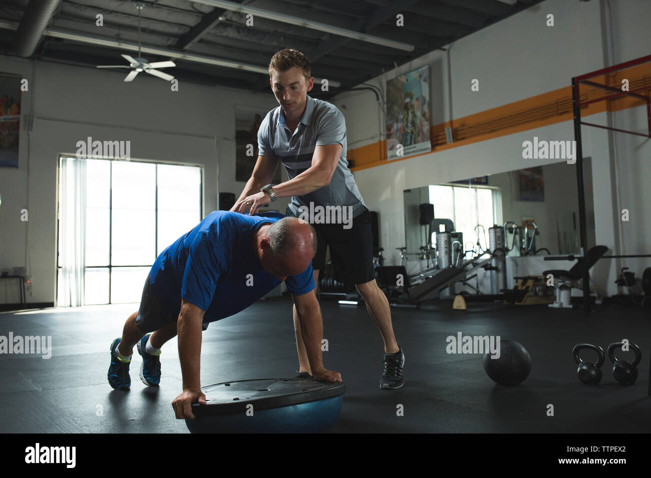 Bosu ball hi-res stock photography and images - Alamy