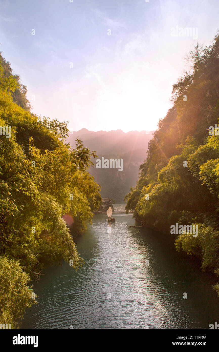 Sampan yangtze river china hi-res stock photography and images - Alamy