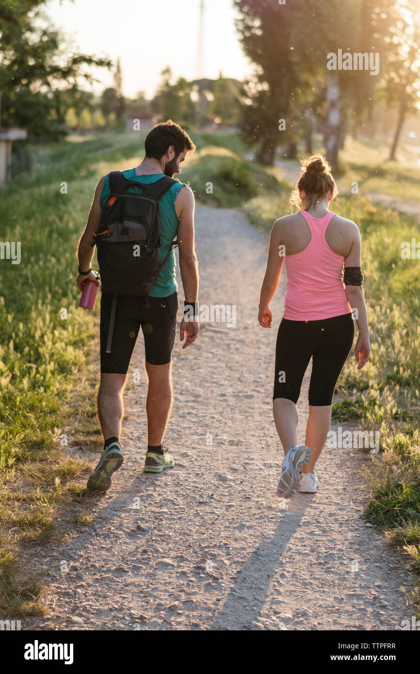 Young couple park hi-res stock photography and images - Alamy