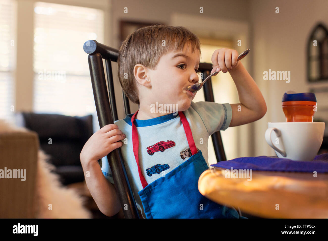 Boy and food hi-res stock photography and images - Alamy