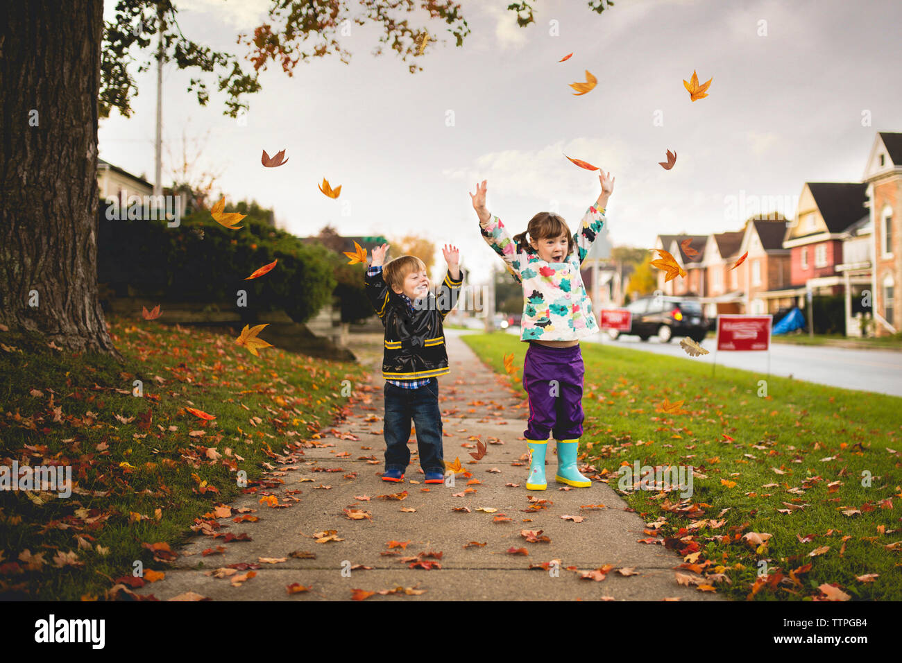 Raised footpath hi-res stock photography and images - Alamy