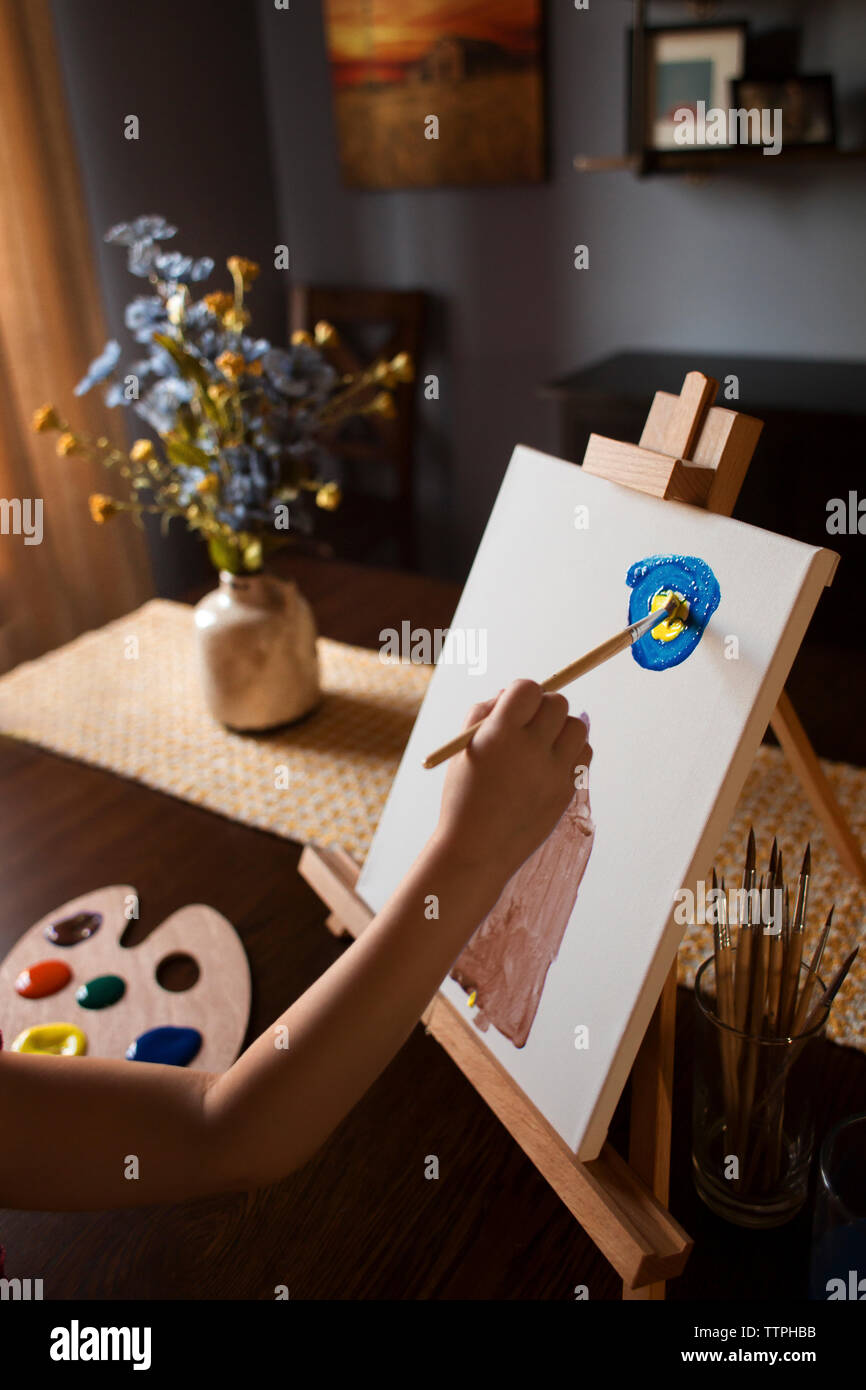 Hand painting canvas hi-res stock photography and images - Alamy