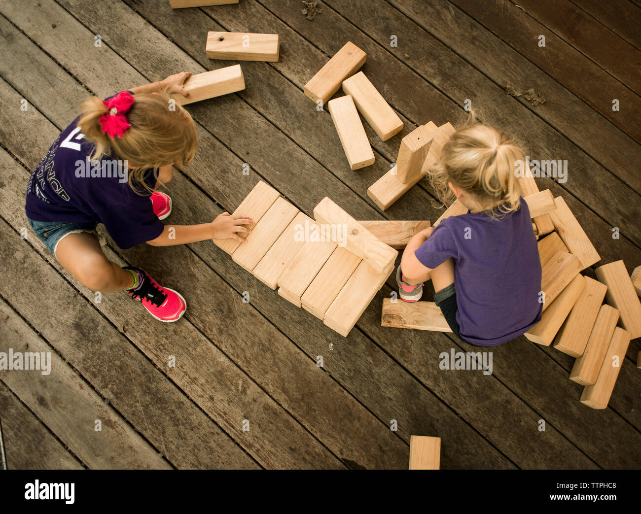 Wooden floor blocks hi-res stock photography and images - Alamy