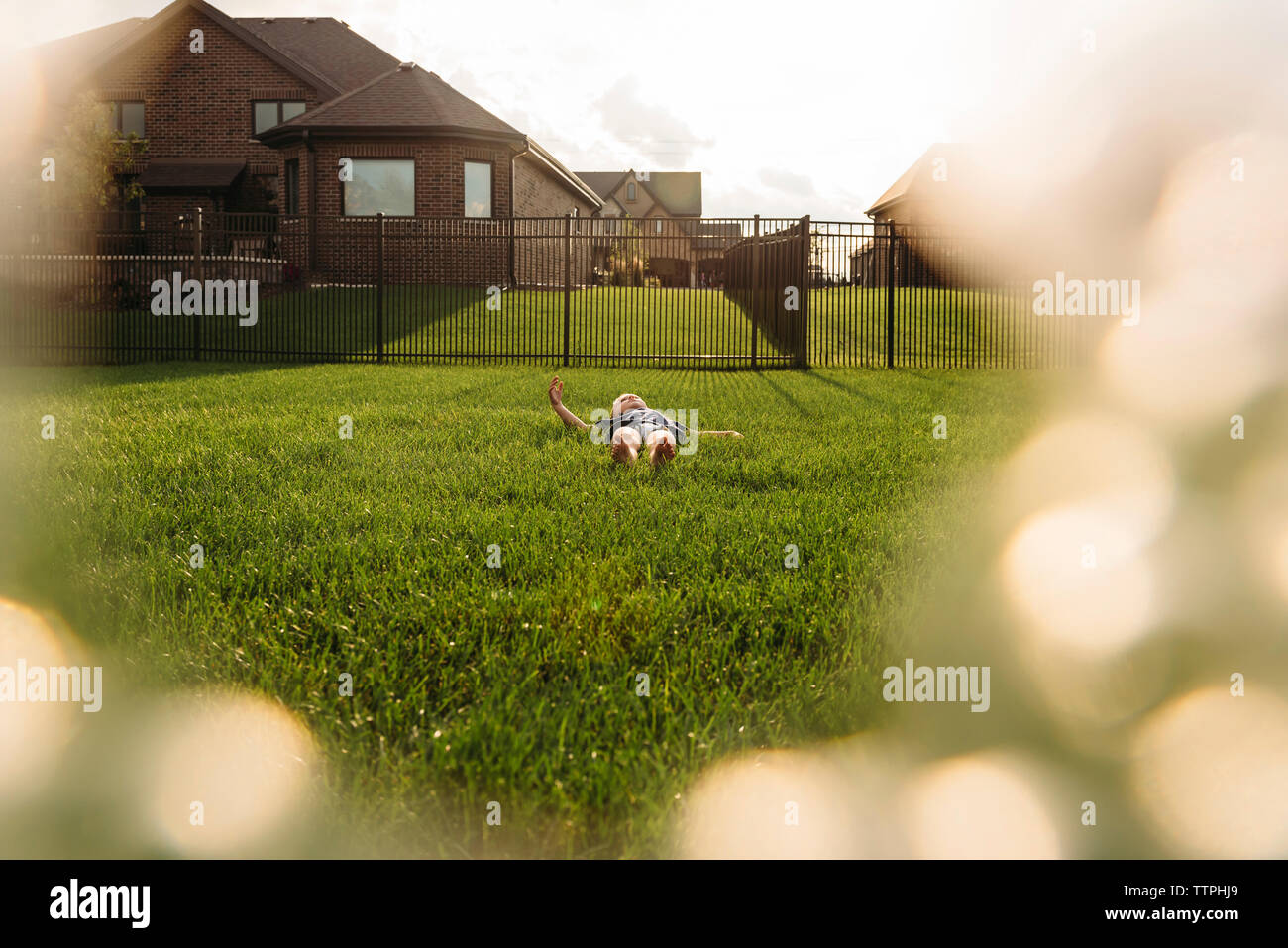 Old house grassy field architecture hi-res stock photography and images - Alamy