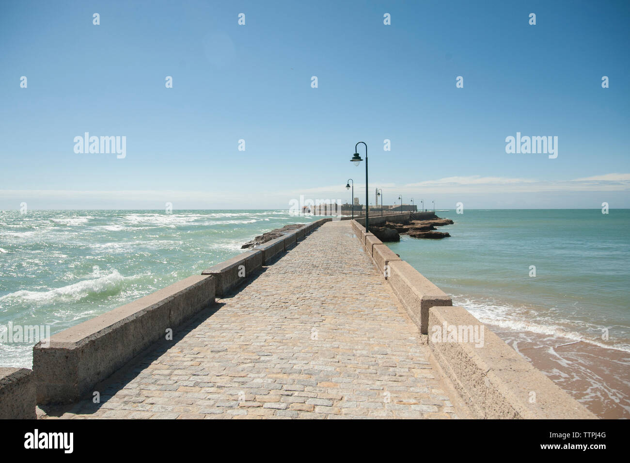 Pier blue sky hi-res stock photography and images - Alamy