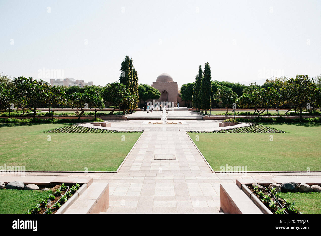 Formal garden at Sultan Qaboos Grand Mosque Stock Photo - Alamy