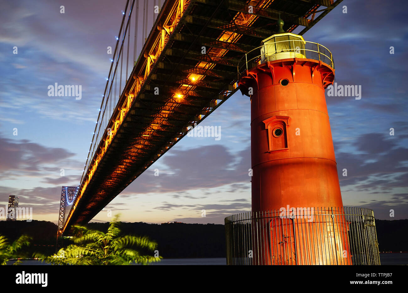 Bridge lighthouse hi-res stock photography and images - Alamy