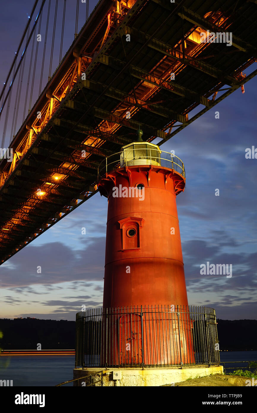 George washington bridge light hi-res stock photography and images - Alamy