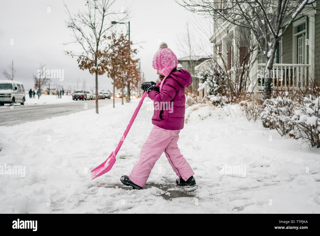 Side view shovel hi-res stock photography and images - Alamy