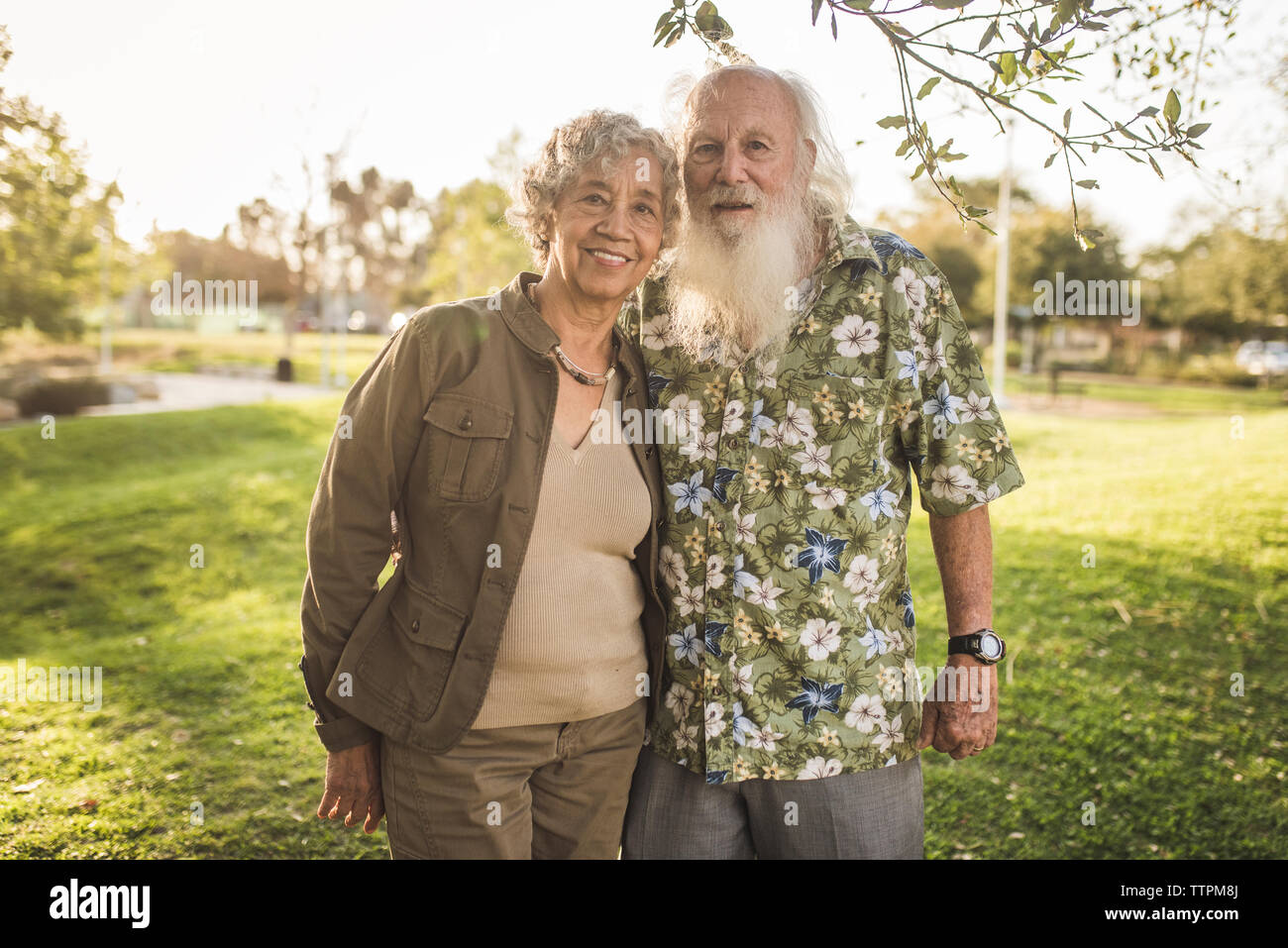 Senior indian couple hi-res stock photography and images - Alamy