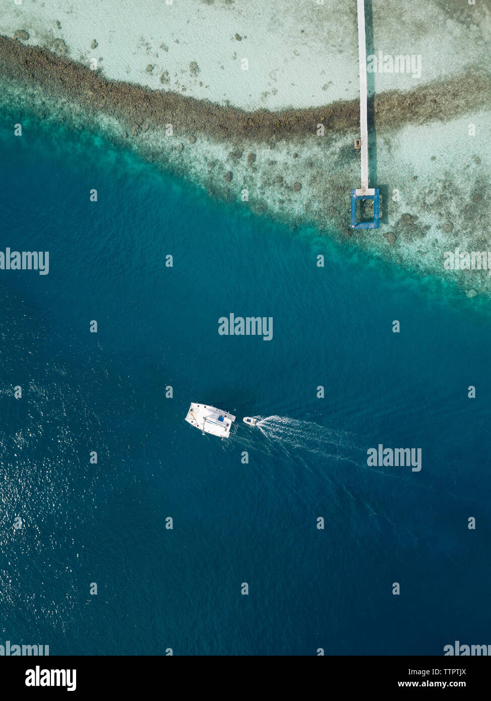 Sea boat aerial hi-res stock photography and images - Alamy