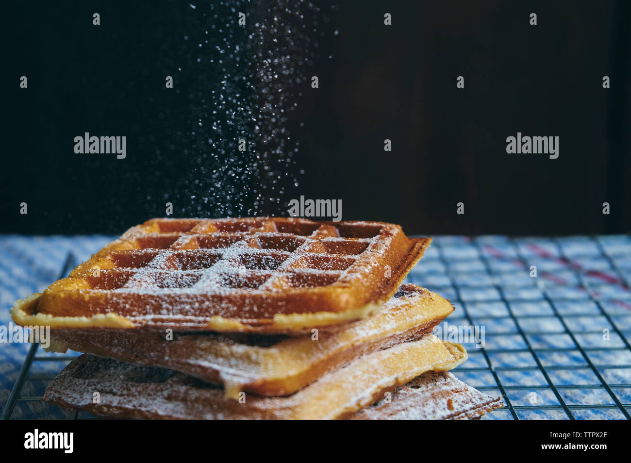 Sprinkling food hi-res stock photography and images - Alamy