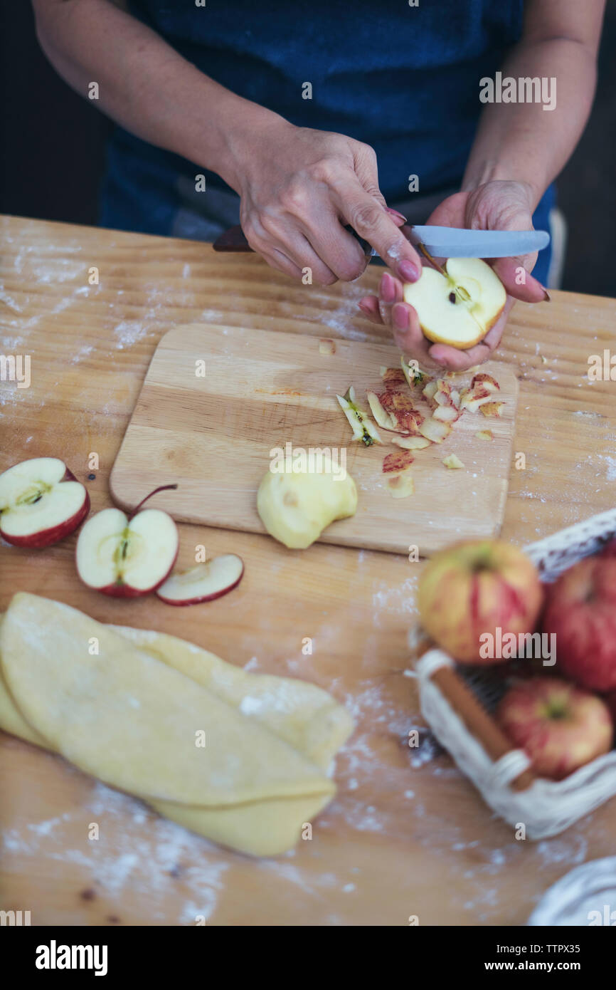 Cutting bun hi-res stock photography and images - Alamy