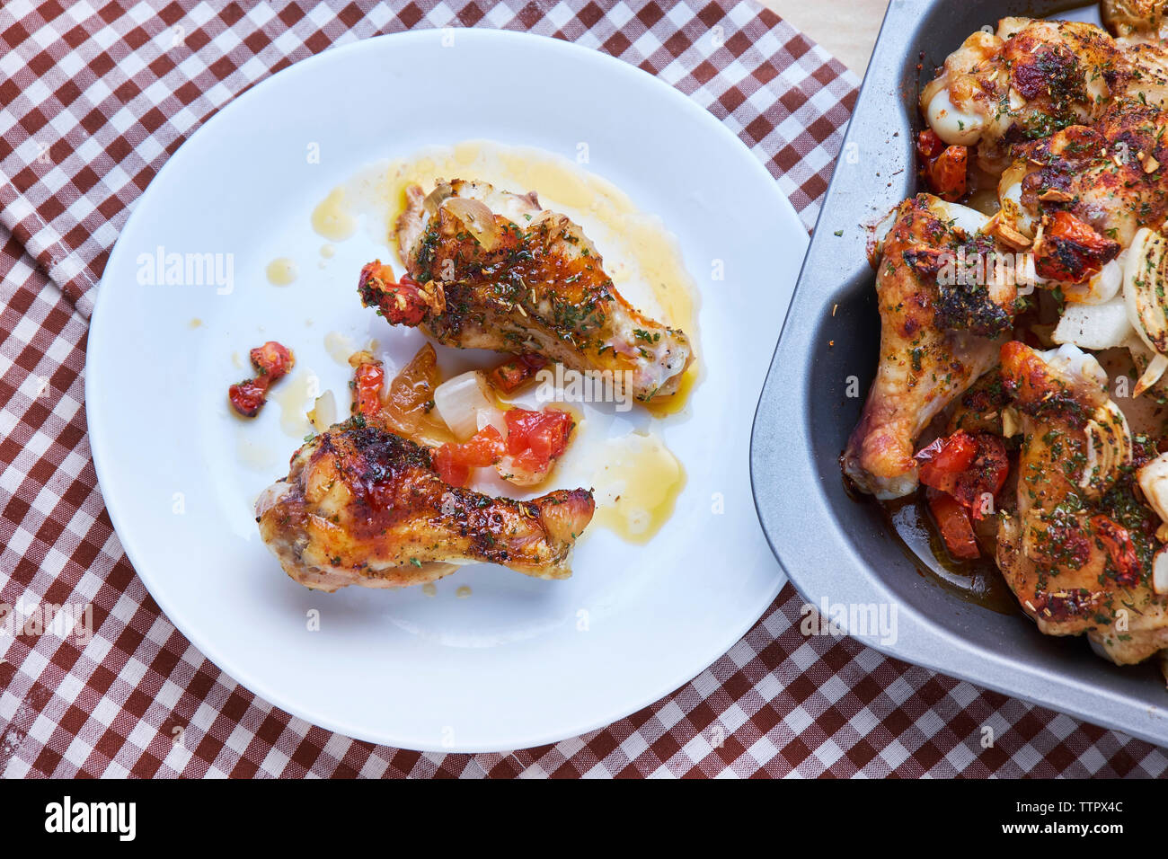 Chicken wings in plate hi-res stock photography and images - Alamy