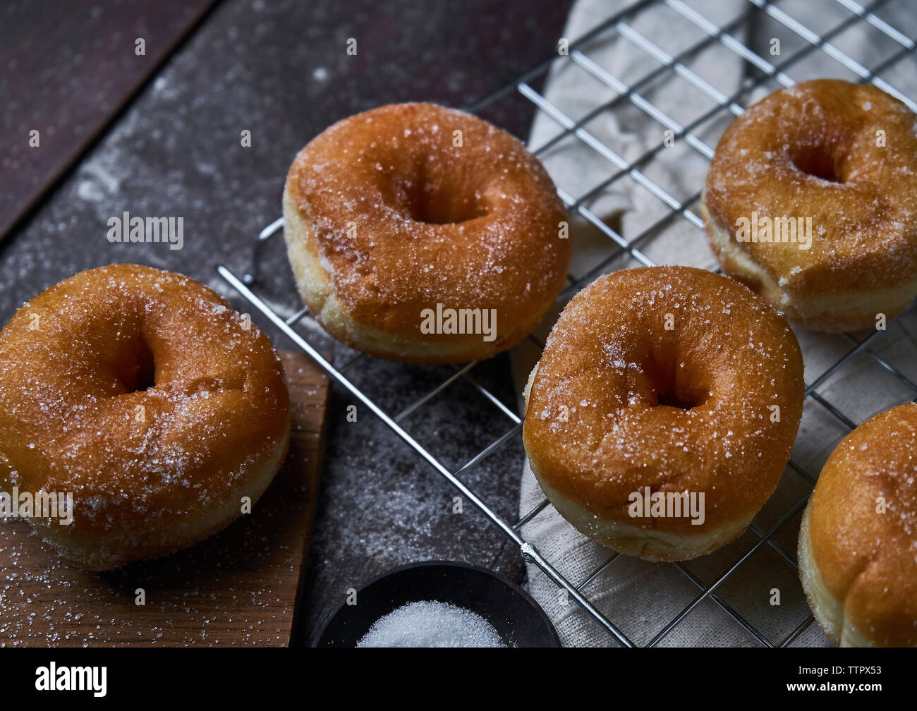 Eat donuts hi-res stock photography and images - Alamy