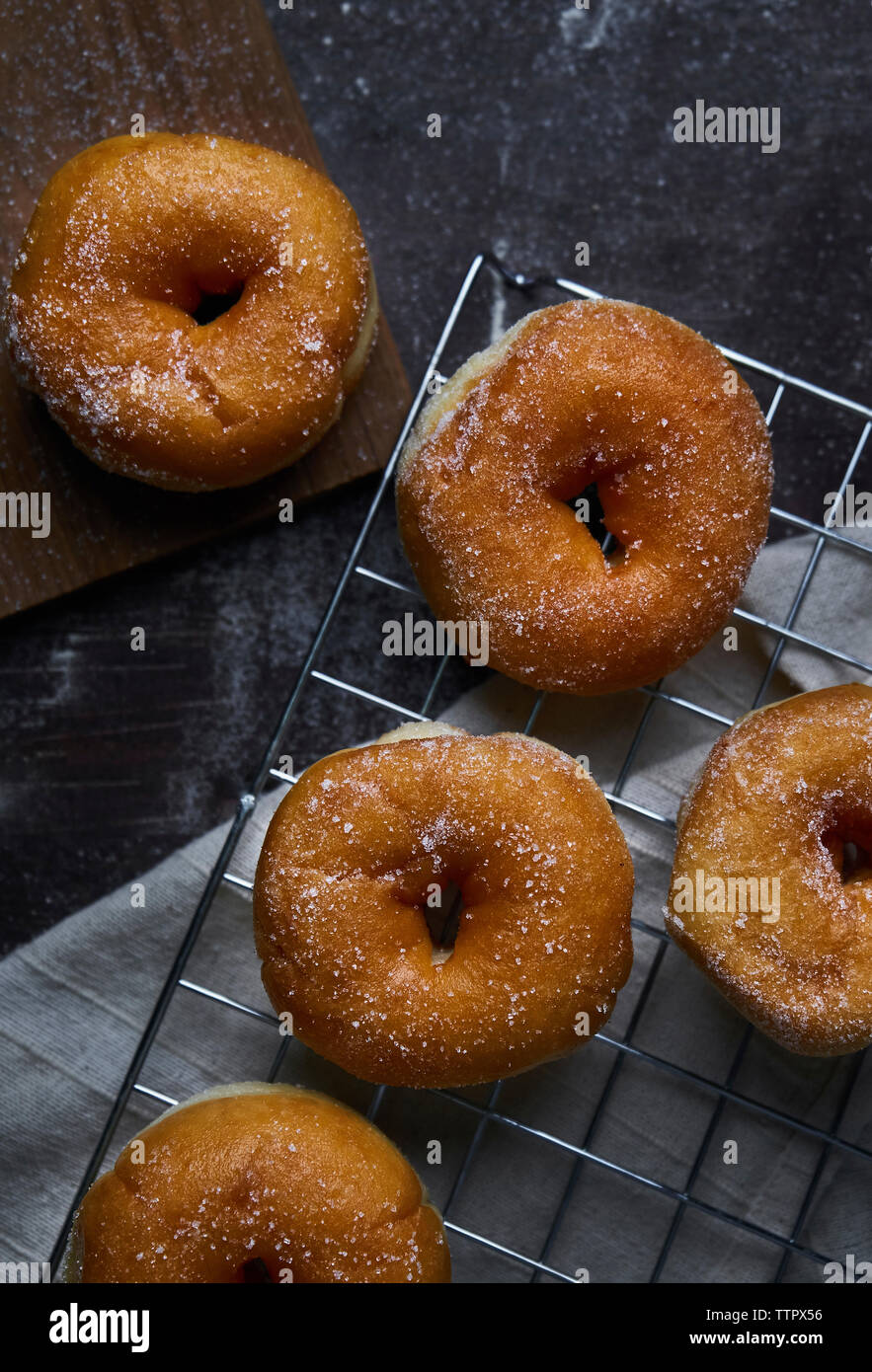 Eat donuts hi-res stock photography and images - Alamy