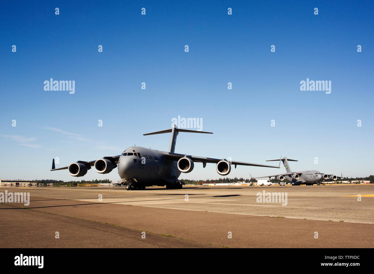 Us military airplanes hi-res stock photography and images - Alamy