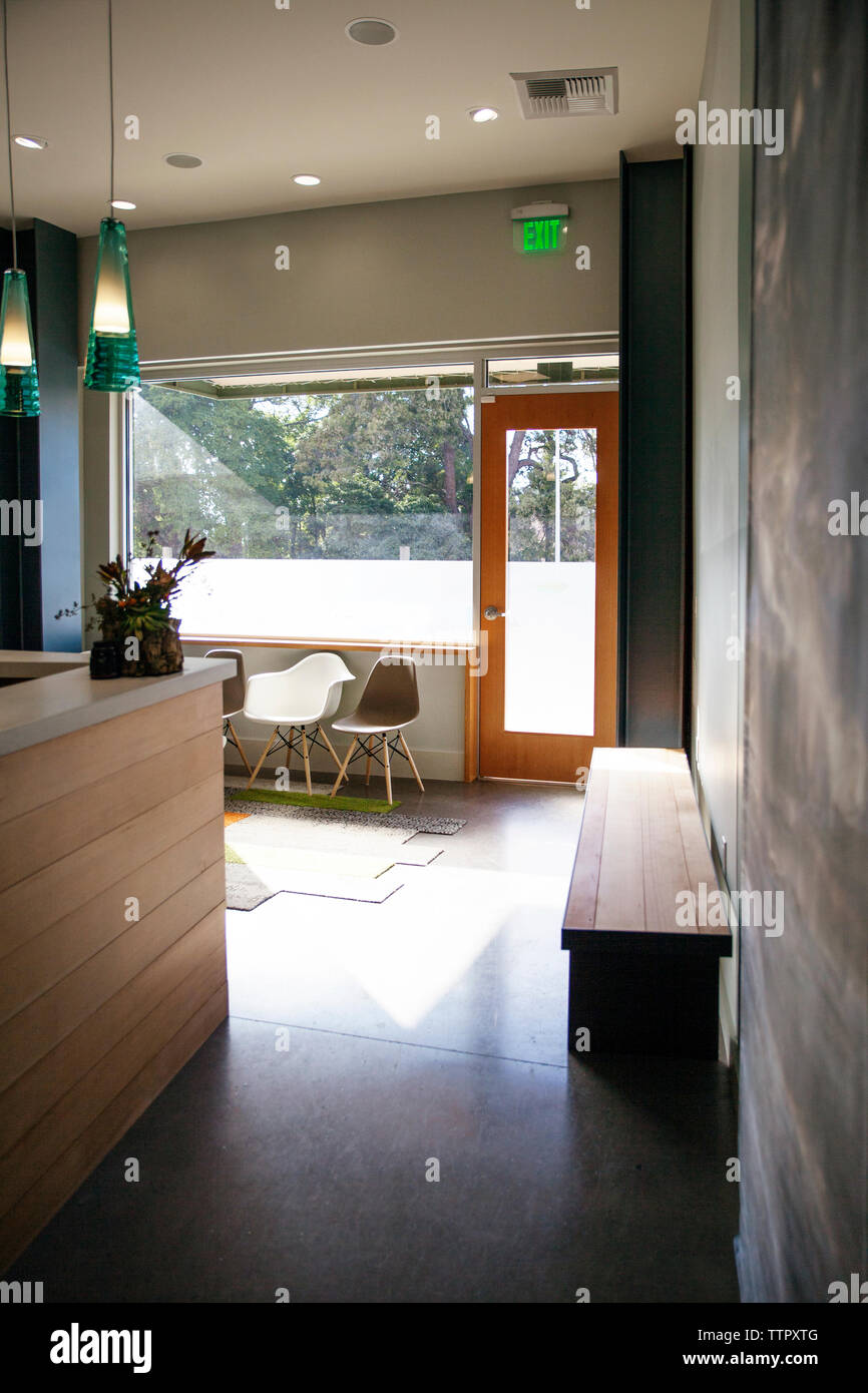 Medical office reception area hi-res stock photography and images - Alamy