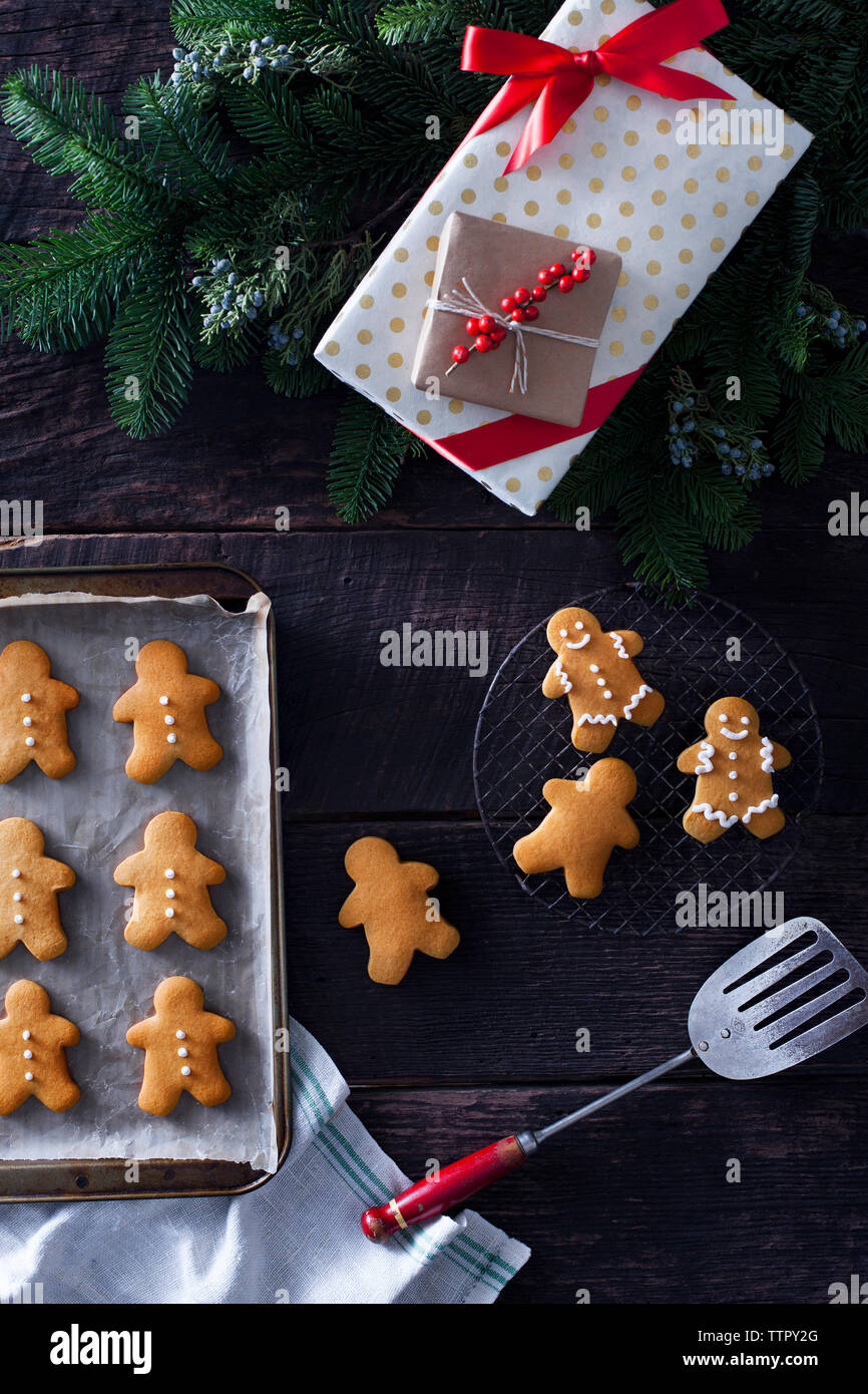 Large gingerbread man hi-res stock photography and images - Alamy