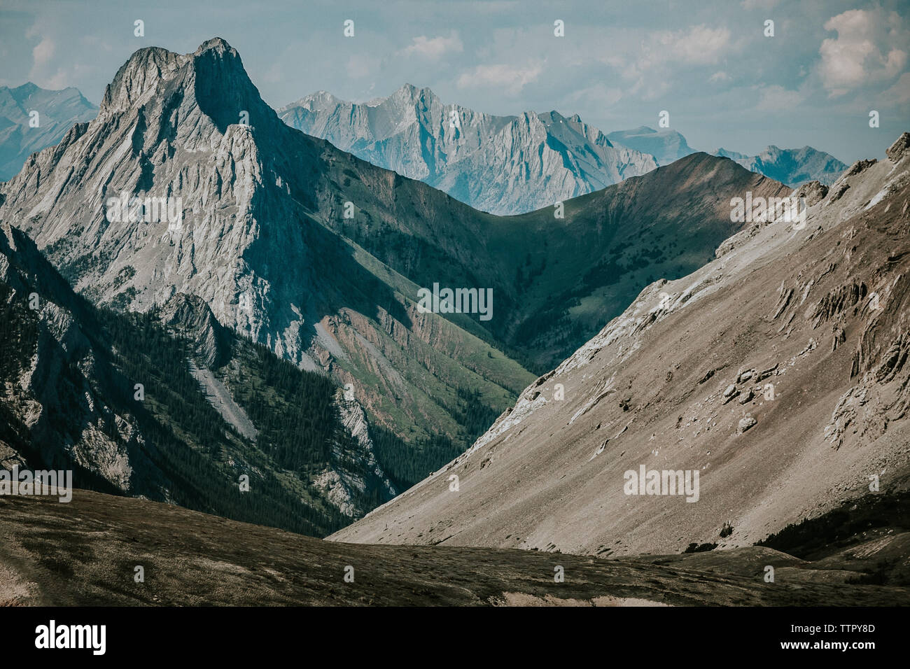 Layers Of Geology In Canadian Rockies Near Calgary Stock Photo - Alamy