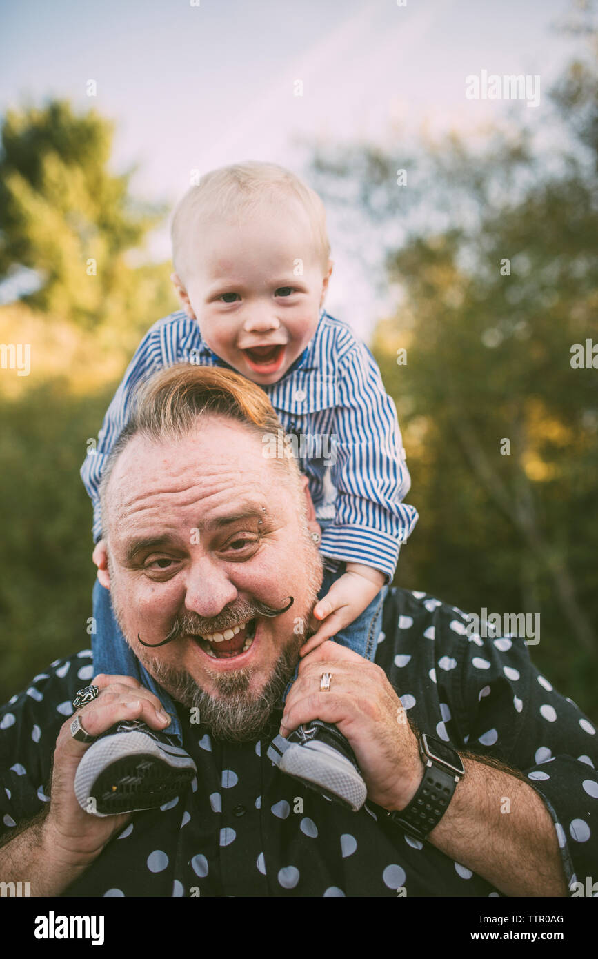 Cute father son hi-res stock photography and images - Alamy
