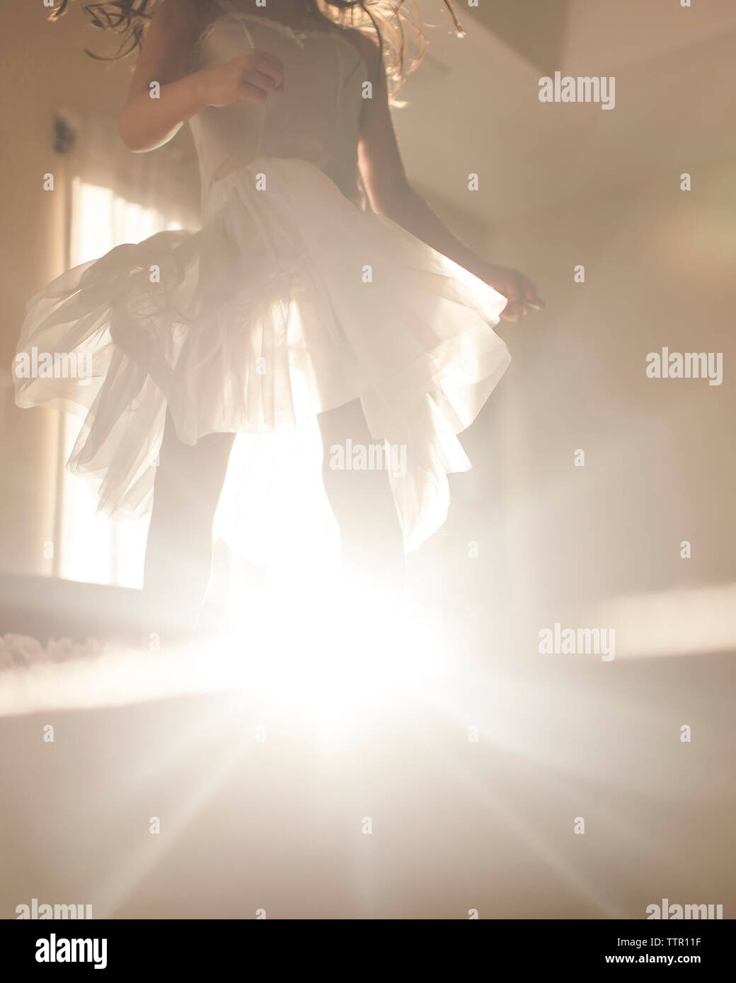 Girl dancing bed hi-res stock photography and images - Alamy