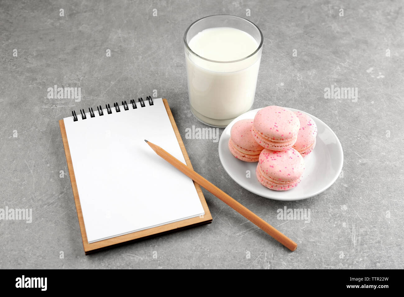 Meal plan shopping list hi-res stock photography and images - Alamy