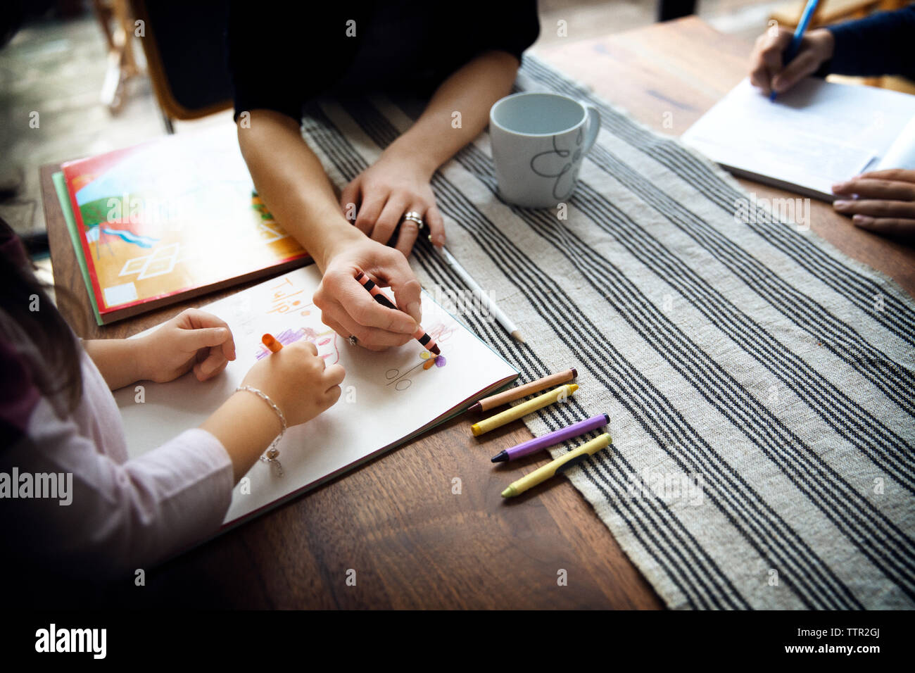 Teaching drawing hi-res stock photography and images - Alamy