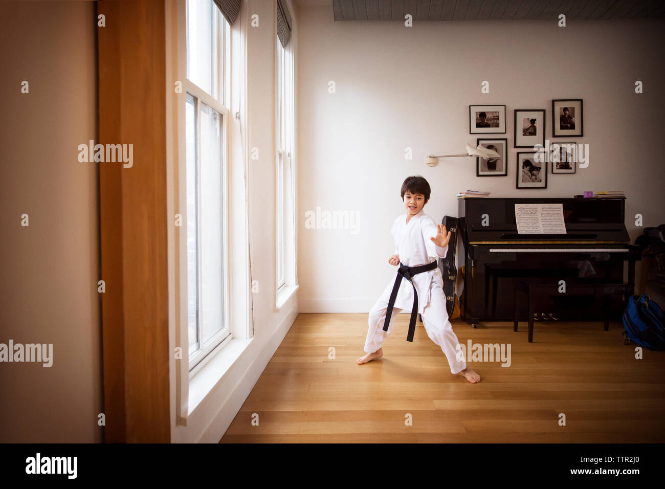 Karate picture hi-res stock photography and images - Alamy