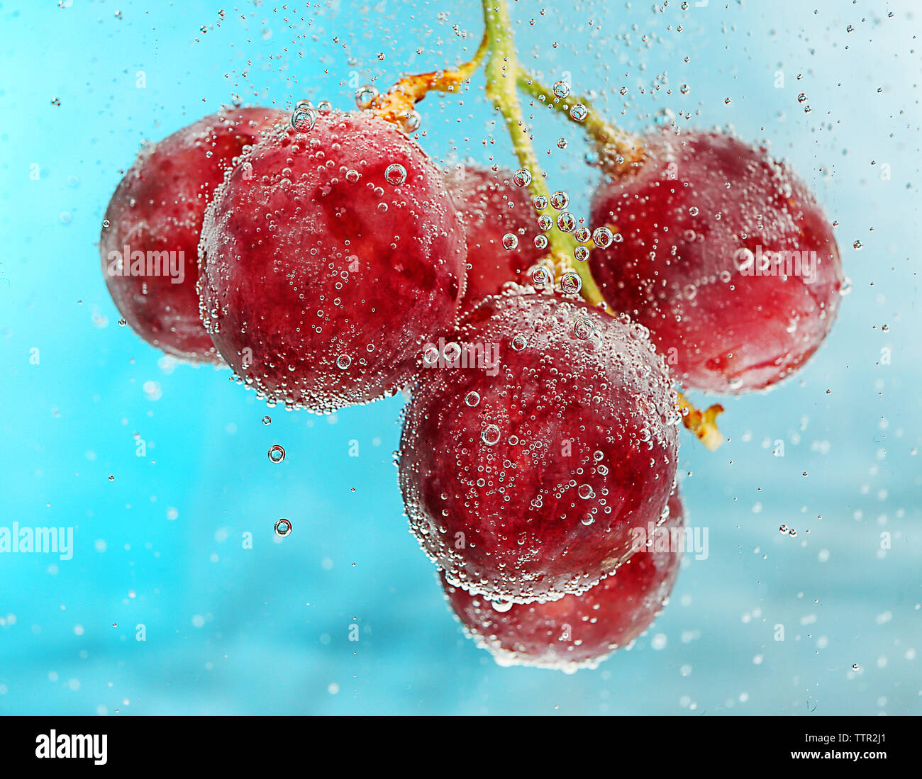 Grapes falling into water hi-res stock photography and images - Alamy