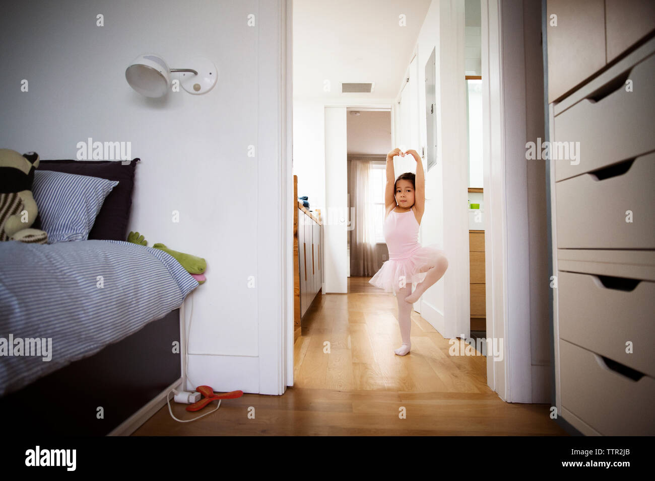 Girl ballet hi-res stock photography and images - Alamy