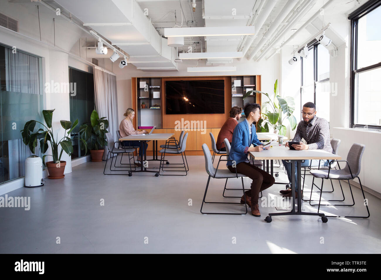 Corporate business office desks hi-res stock photography and images - Alamy