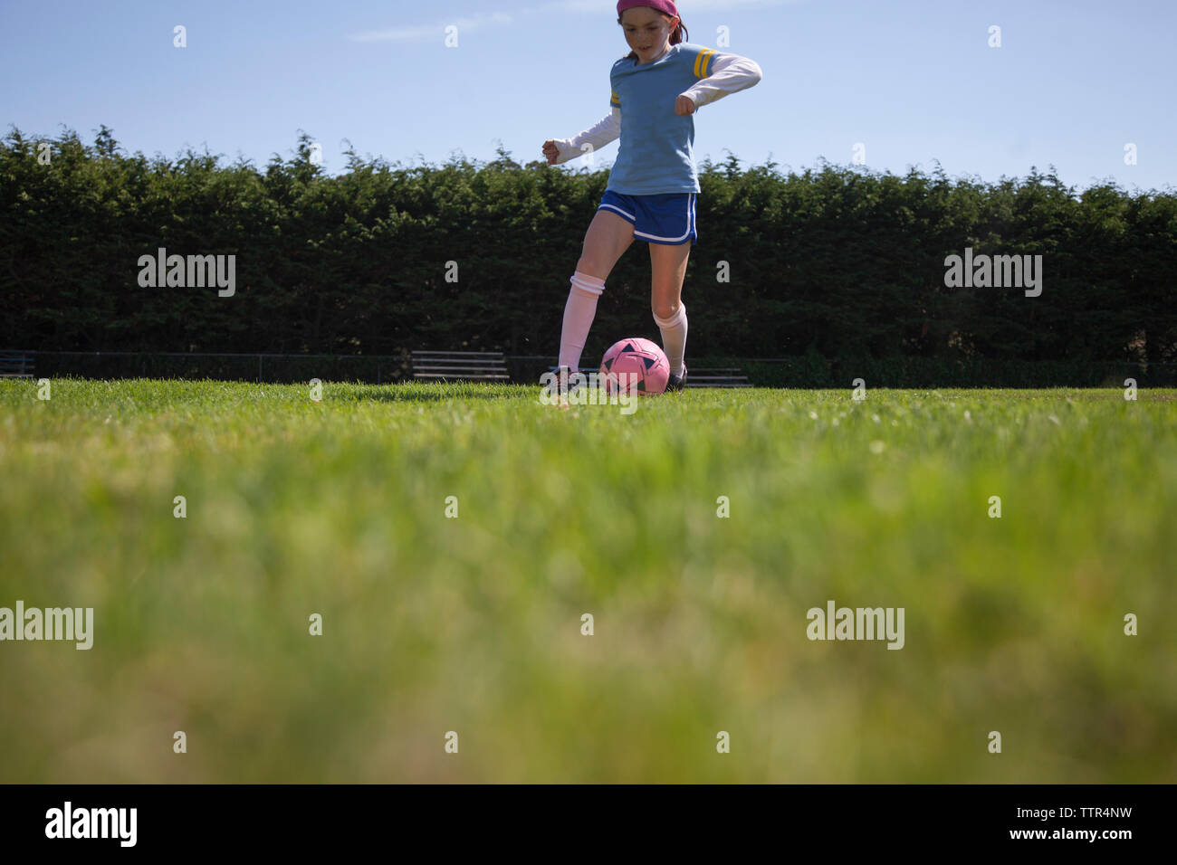 Soccer girl hi-res stock photography and images - Alamy