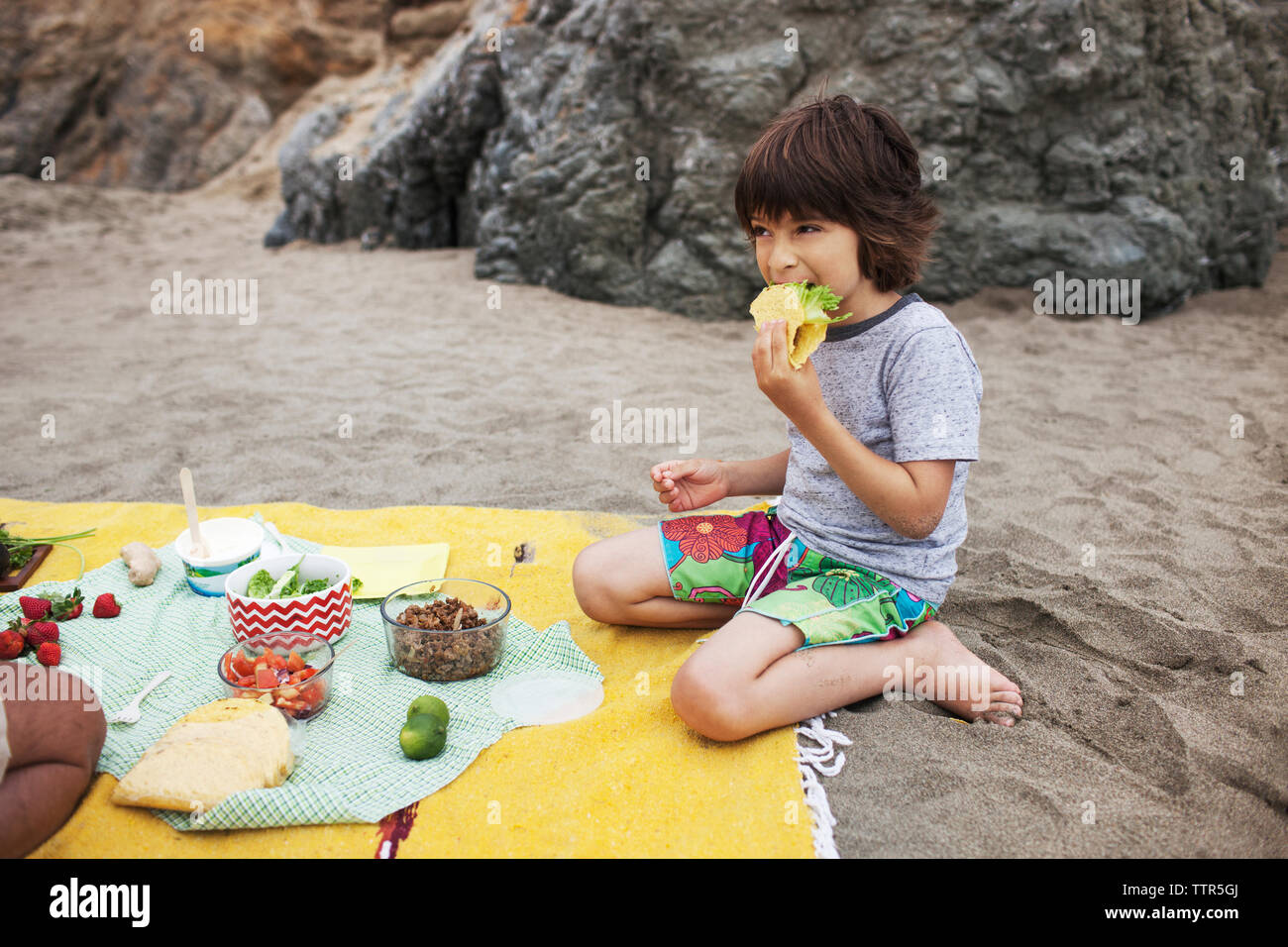 Picnic on sand hi-res stock photography and images - Alamy