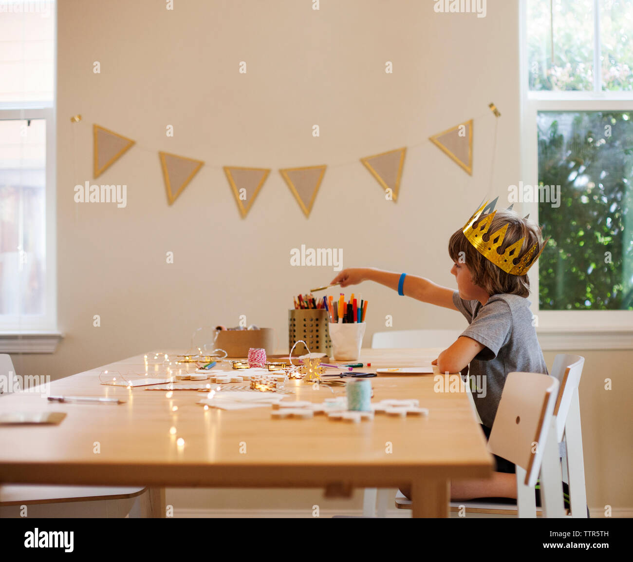 Preparation crown hi-res stock photography and images - Alamy