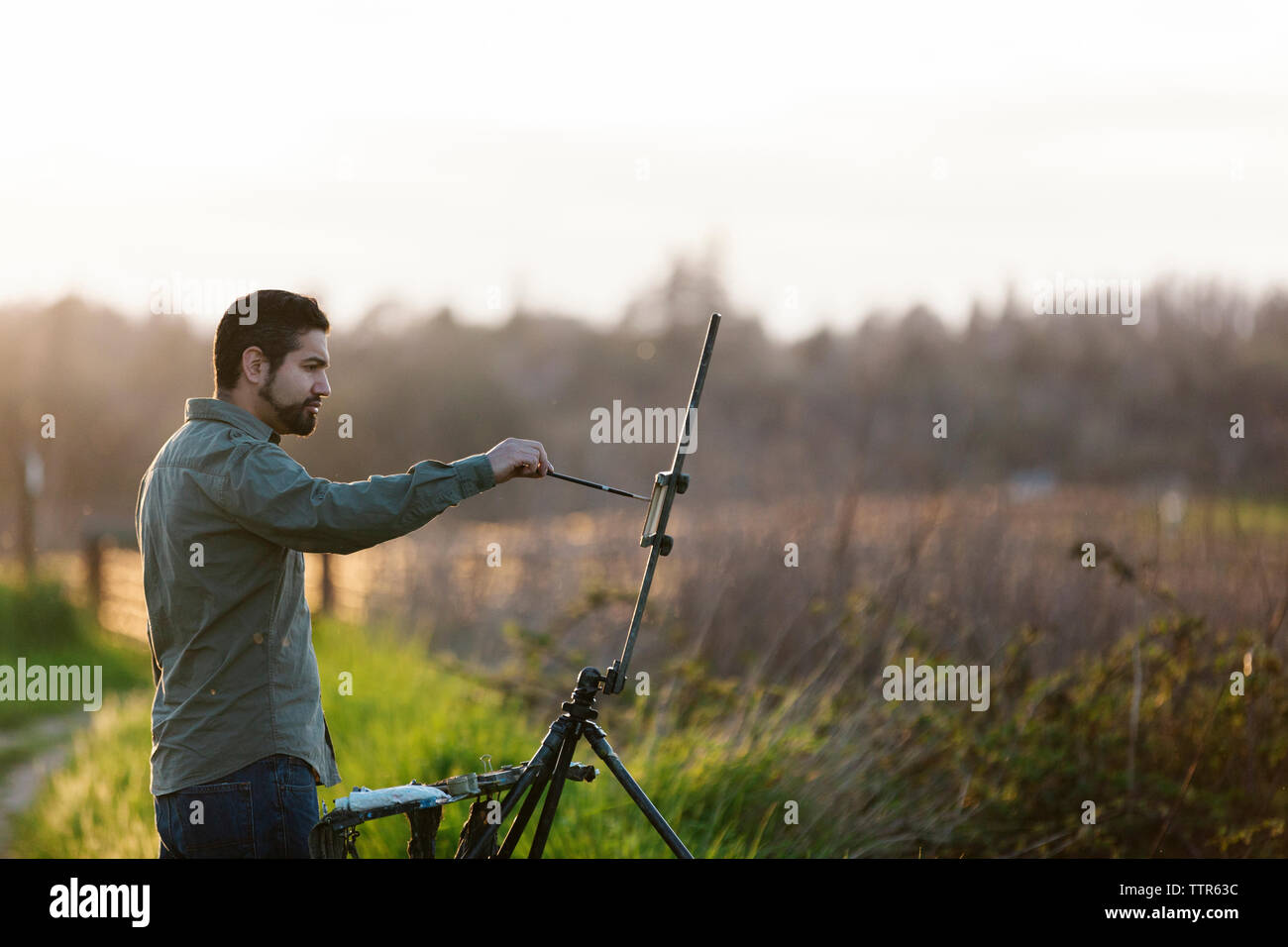 Canvas painting profile hi-res stock photography and images - Alamy