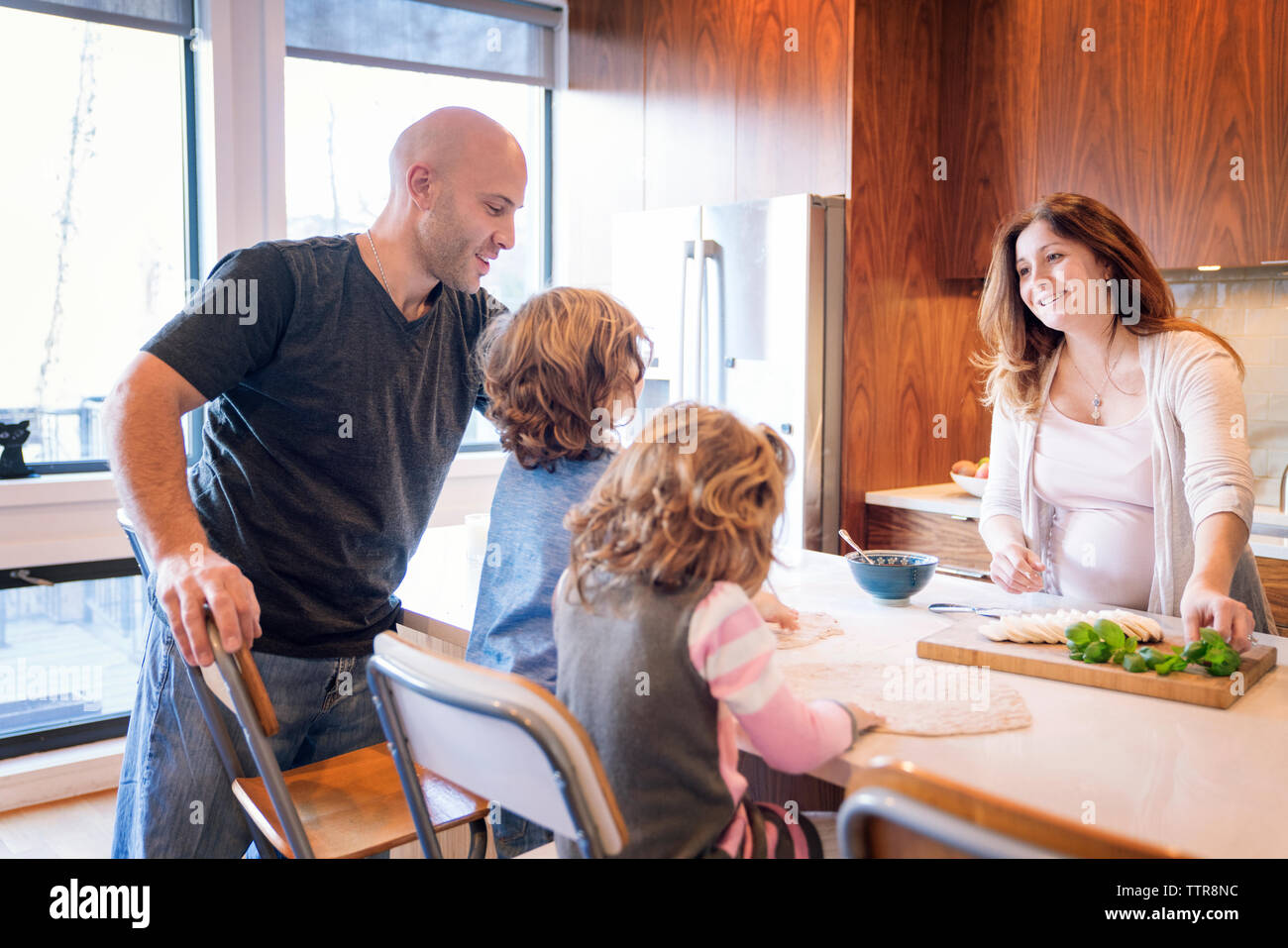 Working parents hi-res stock photography and images - Alamy