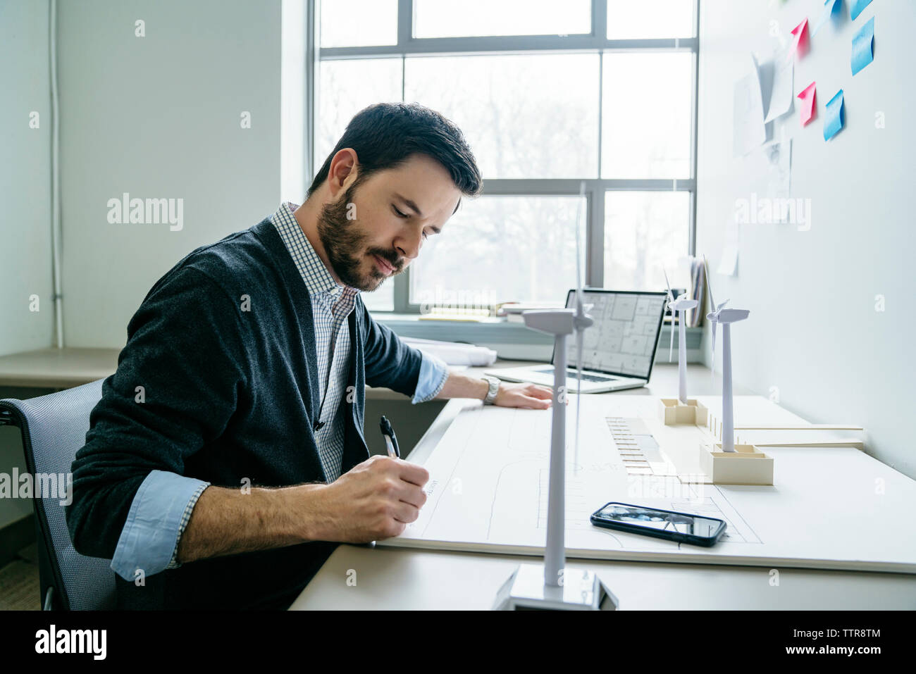 Working models hi-res stock photography and images - Alamy