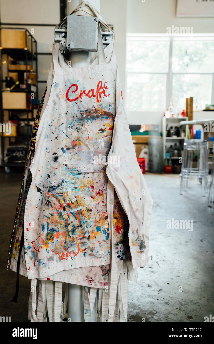 Hanging paints hi-res stock photography and images - Alamy