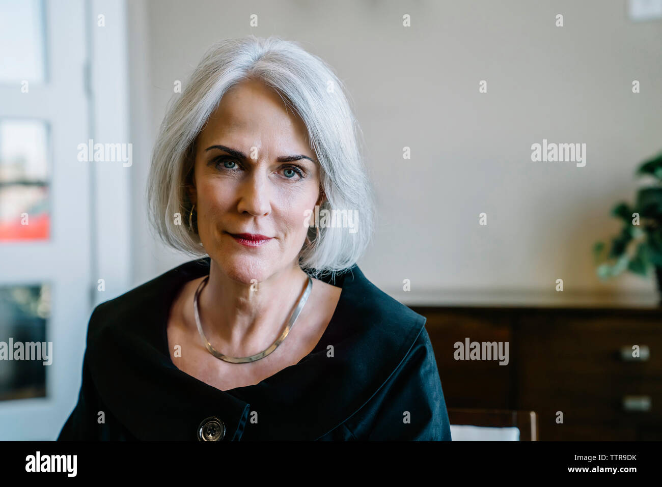Portrait businesswoman senior hi-res stock photography and images - Alamy