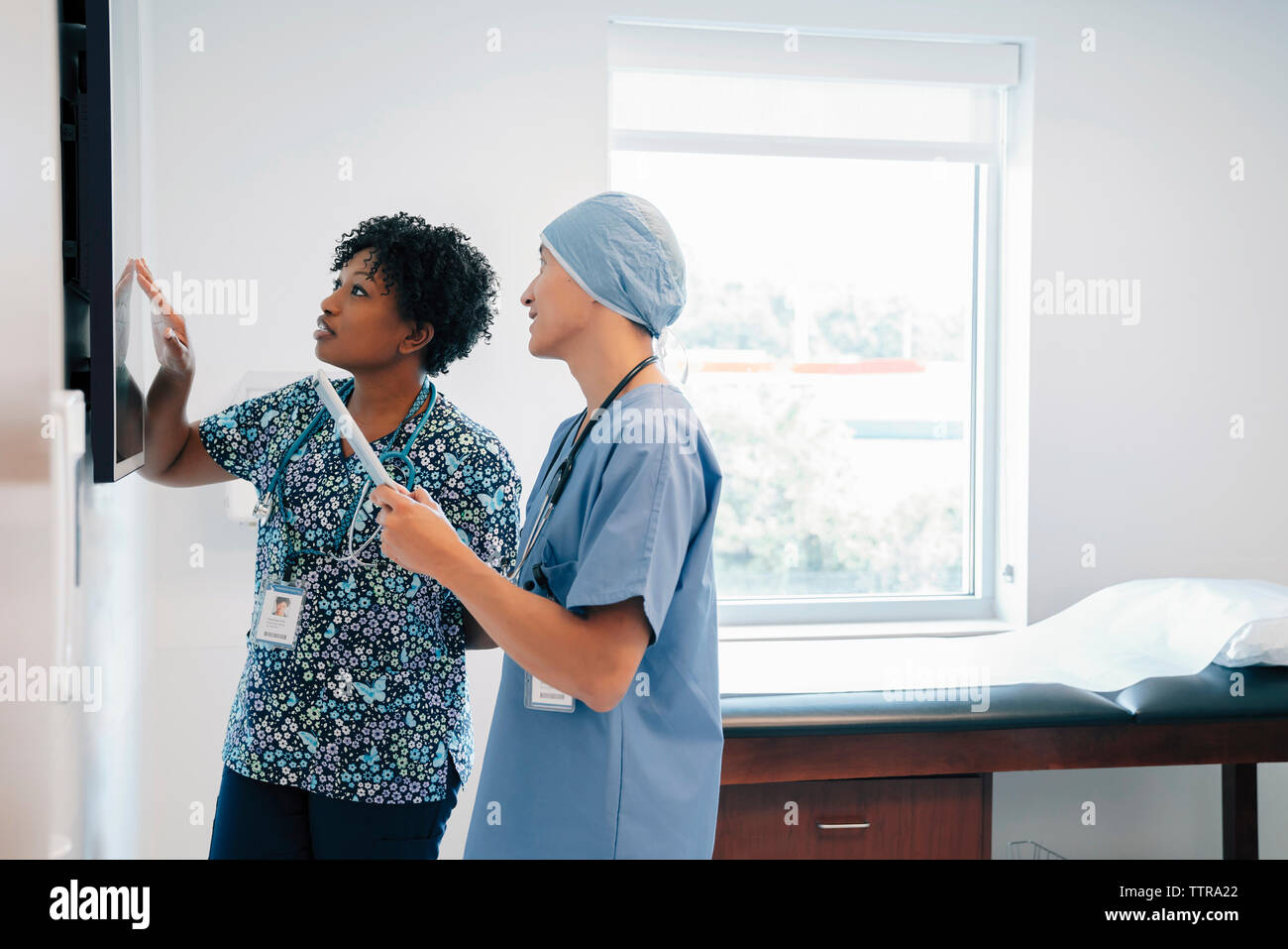 Doctors examination room hi-res stock photography and images - Alamy