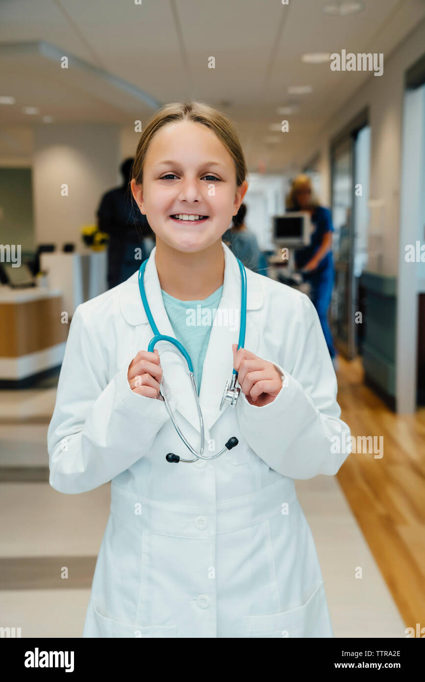 Girl wearing stethoscope hi-res stock photography and images - Alamy