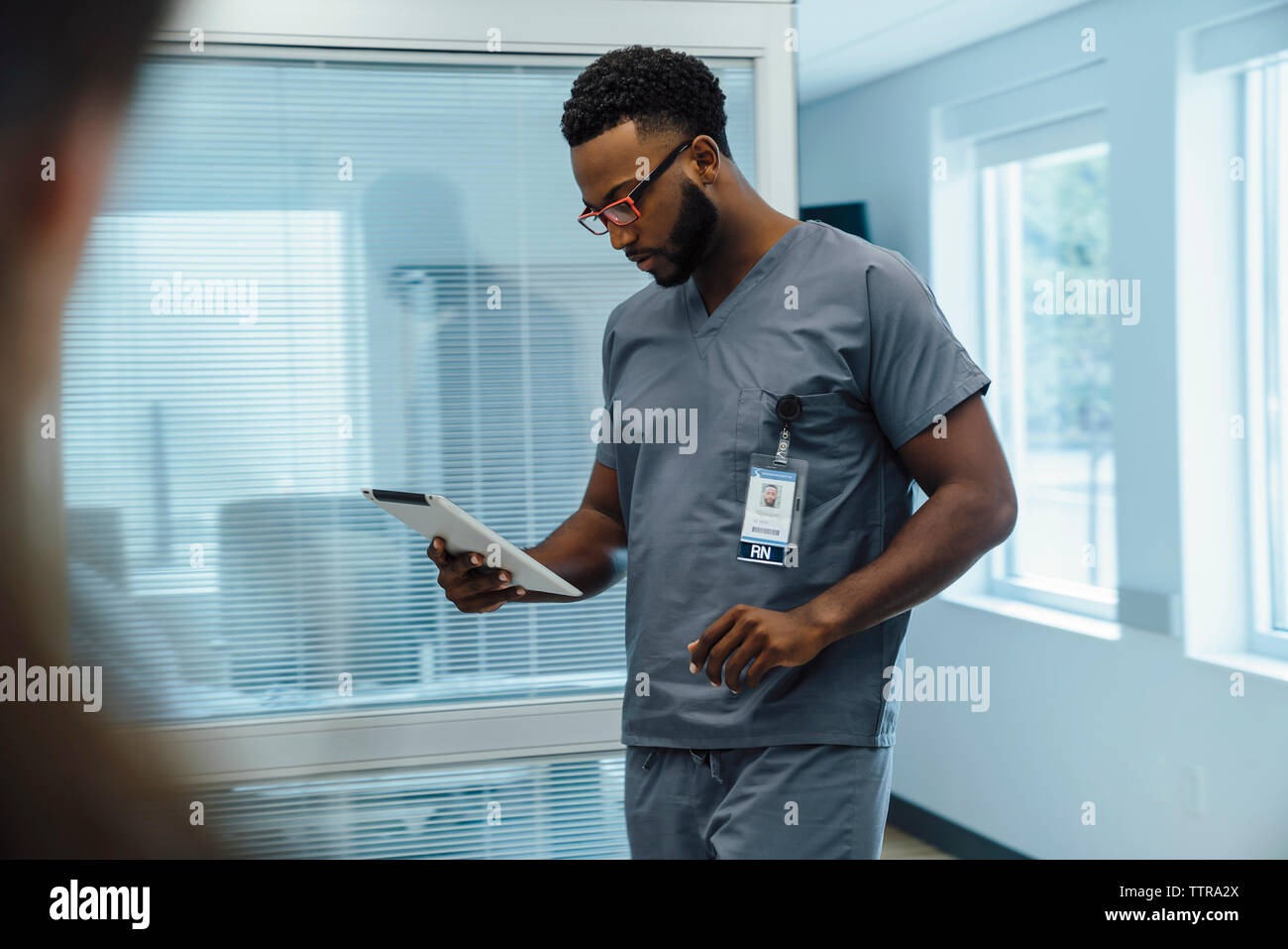 Hospital office worker hi-res stock photography and images - Alamy