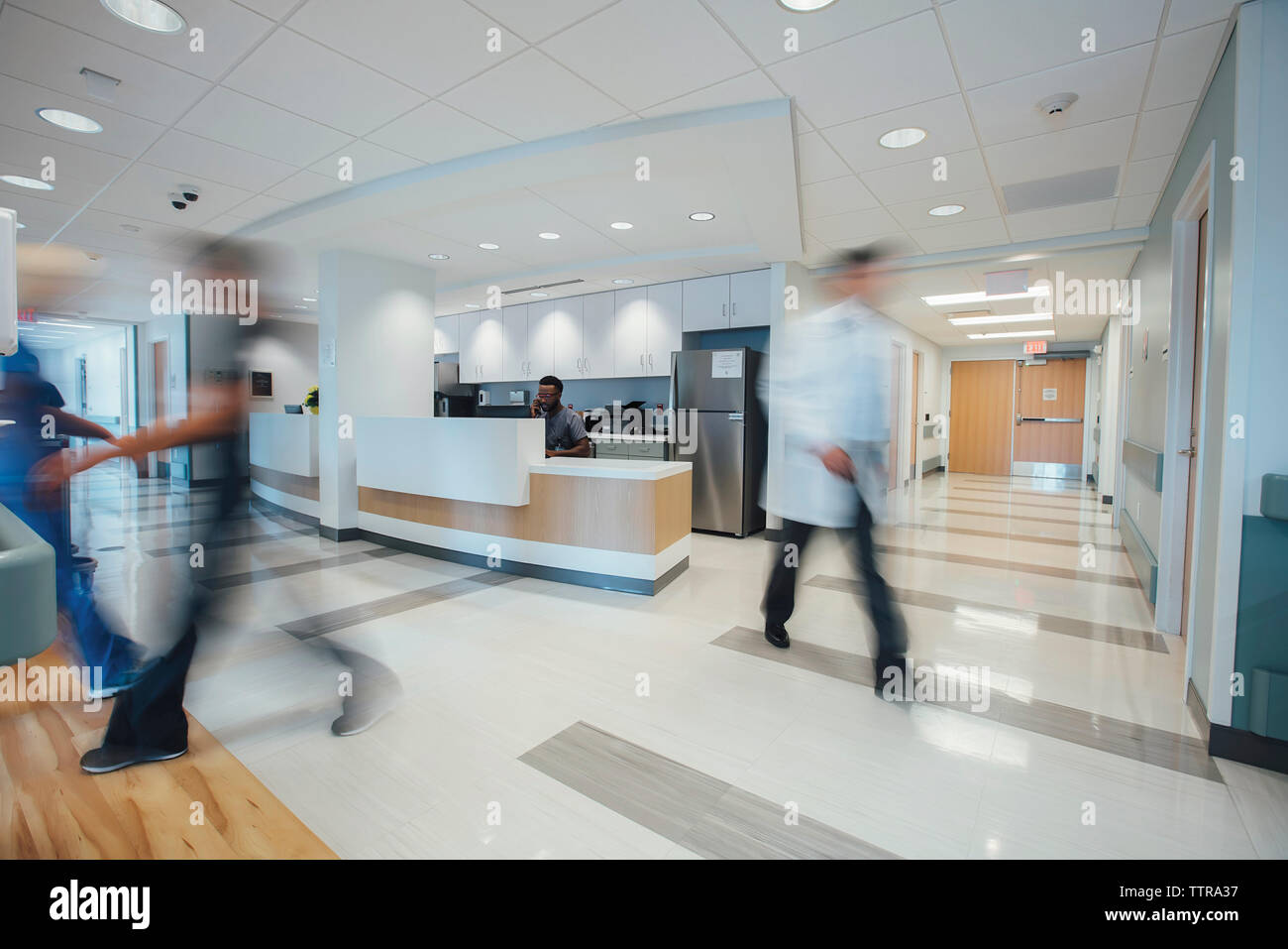 Hospital reception hi-res stock photography and images - Alamy